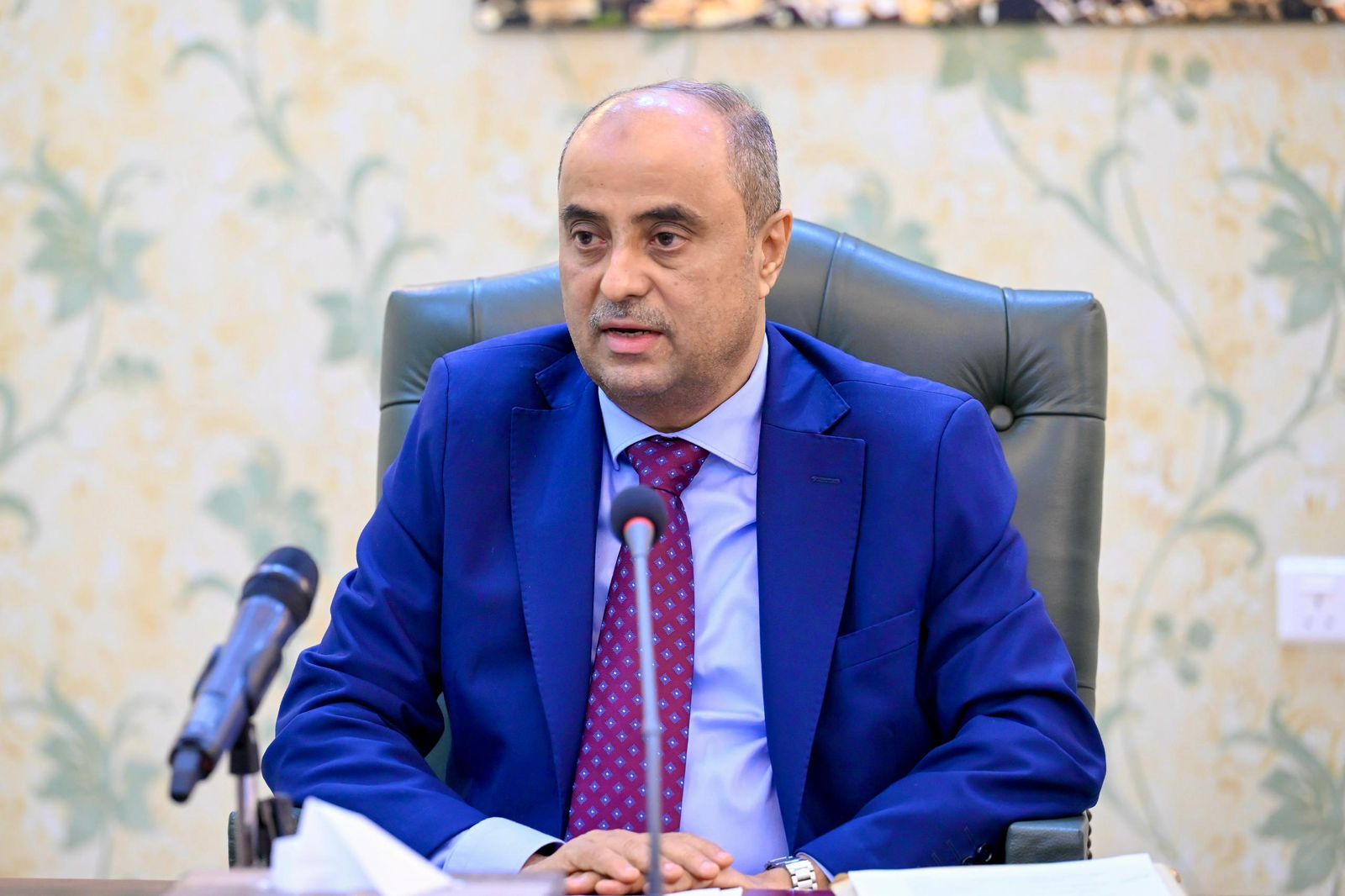 رئيس مجلس القيادة يرأس اجتماعا للحكومة | الموقع الرسمي لفخامة الرئيس د ...